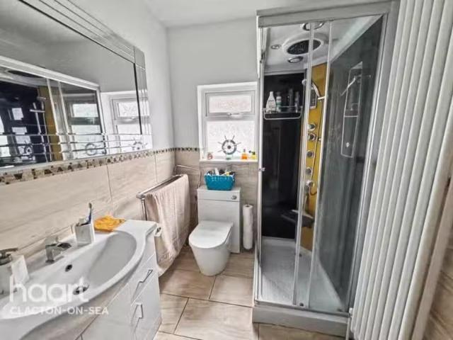 Cozy 1 BA 1 bedroom flat for rent in The Close, CLACTON ON SEA.
