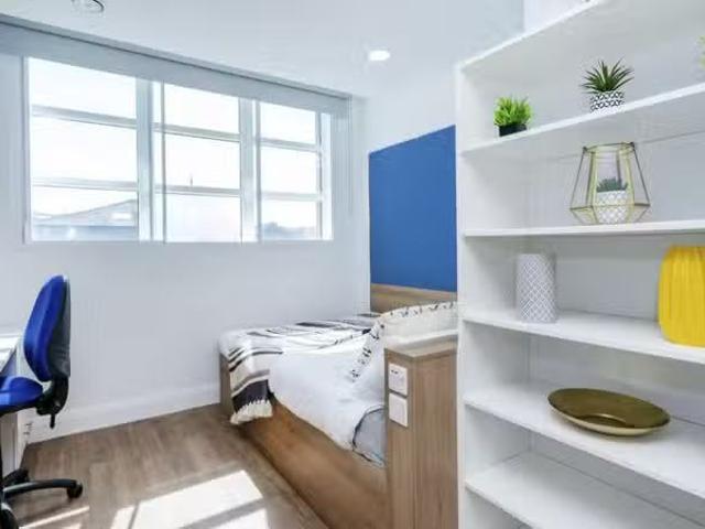Deal! 1 BA 1 bedroom flat share for rent in Student Only 51/4.