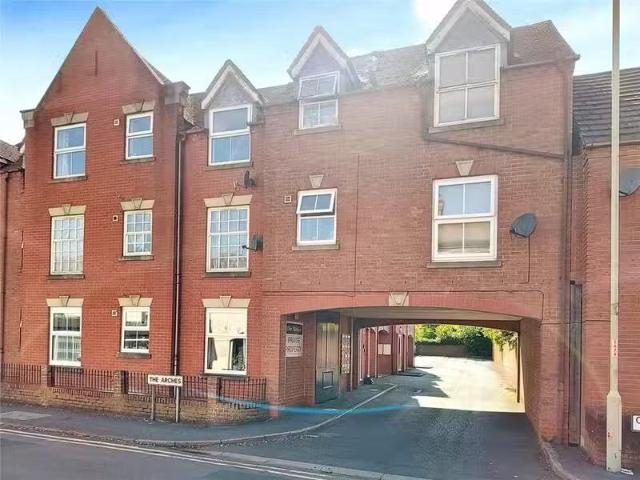 Cozy 1 BA 1 bedroom Flat to rent, The Arches, Park Street, TF1.