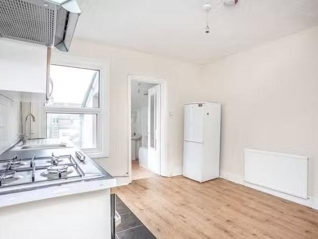 For Rent! 1 BA 1 bedroom Flat to rent, Cecil Street, Watford.