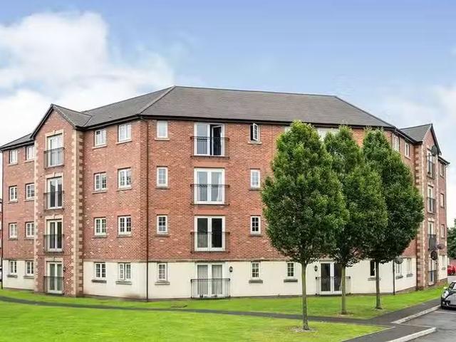 Nice 1 BA 1 bedroom Flat to rent, Giants Seat Grove, Swinton.