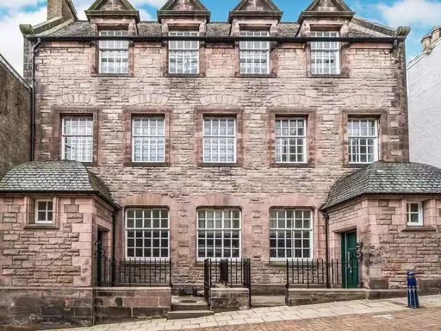 Charming 1 BA 1 bedroom Flat to rent, Guildhall Street, Dunfer.