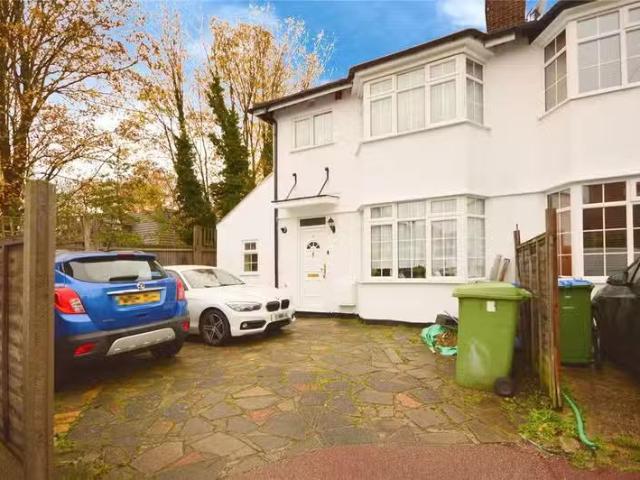 Unique 1 BA 1 bedroom Flat to rent, Mitchell Close, London, SE.