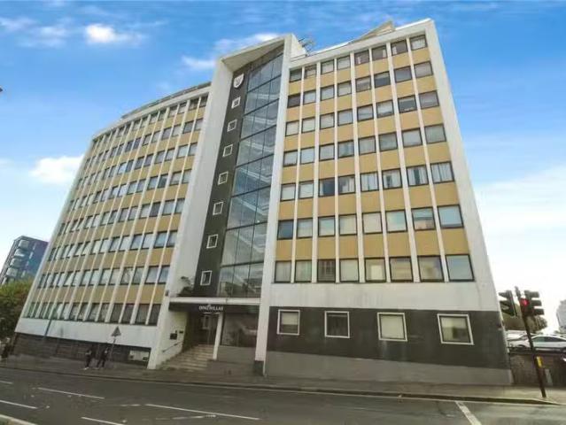 Rental! 1 BA 1 bedroom Flat to rent, Notte Street, Plymouth, P.