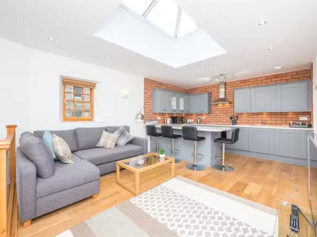 Unique 1 BA 1 bedroom house for rent in Albany Street Lane, Ed.