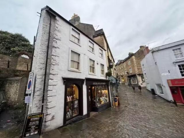 Just in! 1 BA 1 bedroom house for rent in Frome, BA11