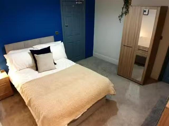 Nice 1 BA 1 bedroom house share for rent in Alexander Road, Bi.