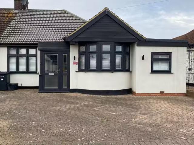 Unique 1 BA 1 bedroom house share for rent in Ashley Avenue, I.