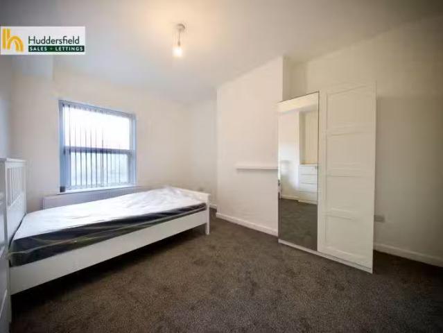 For Rent! 1 BA 1 bedroom house share for rent in Church Street.