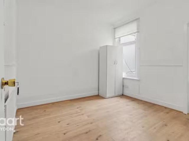 For Rent! 1 BA 1 bedroom house share for rent in Lenham Road.