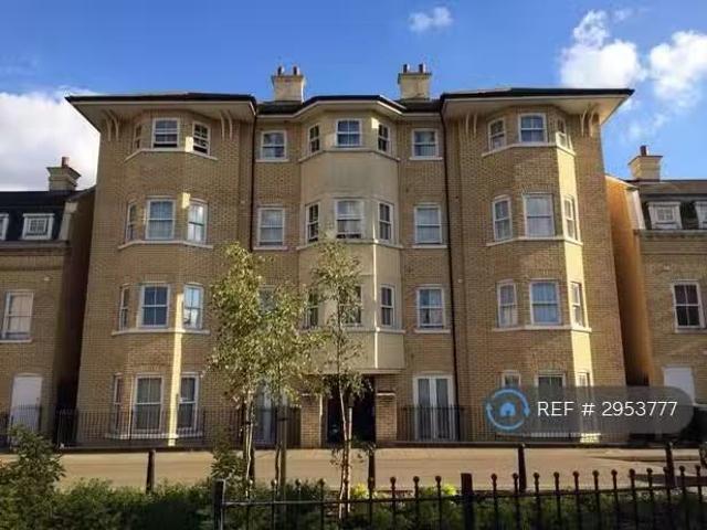 Just in! 1 BA 1 bedroom penthouse for rent in St. Matthews Gar.