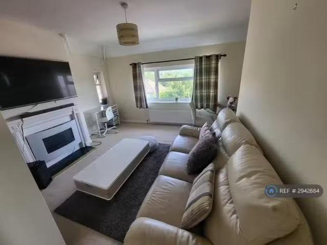 Unique 1 BA 2 bedroom maisonette for rent in Buckingham Drive.