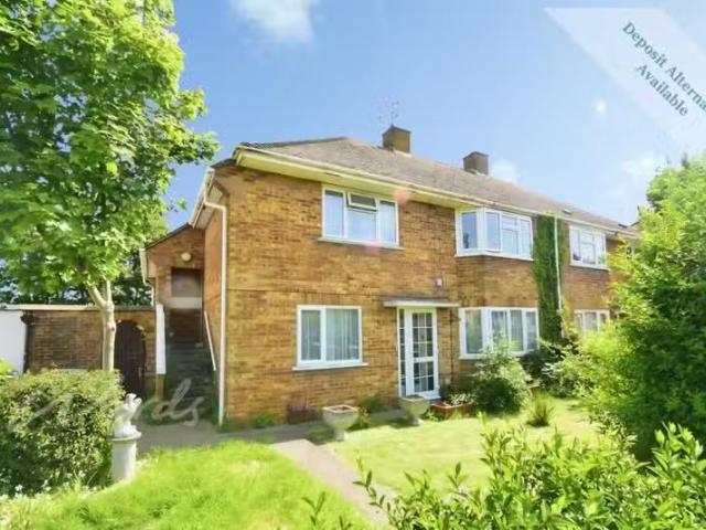 Nice 1 BA 2 bedroom maisonette for rent in Grantham Avenue Dea.