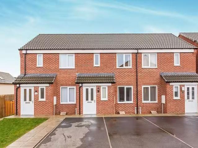 Cheap 1 BA 2 bedroom Mid Terrace House to rent, Crucible Close.