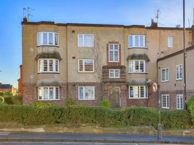 Cozy 1 BA 2 bedroom apartment for rent in Abbey Court, Holywel.