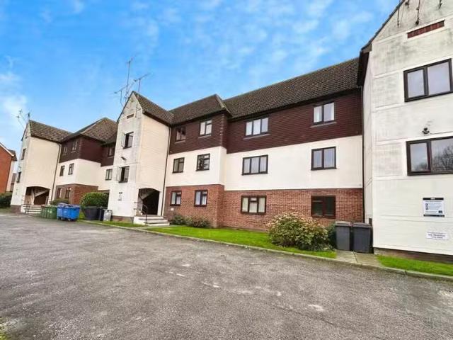 For Rent! 1 BA 2 bedroom apartment for rent in Abbotts Place.