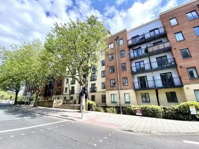 Unique 1 BA 2 bedroom apartment for rent in Bedminster, Squire.