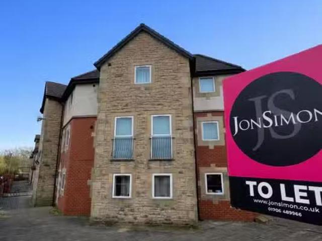 Cheap 1 BA 2 bedroom apartment for rent in Church Mews, Dearde.