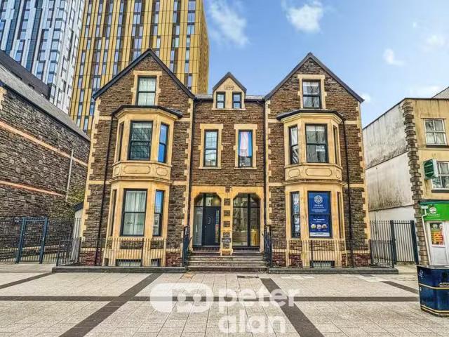 Just in! 1 BA 2 bedroom apartment for rent in Churchill Villas.
