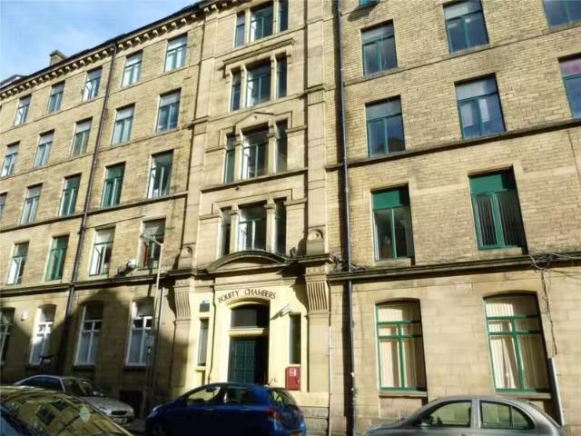 For Rent! 1 BA 2 bedroom apartment for rent in Equity Chambers.