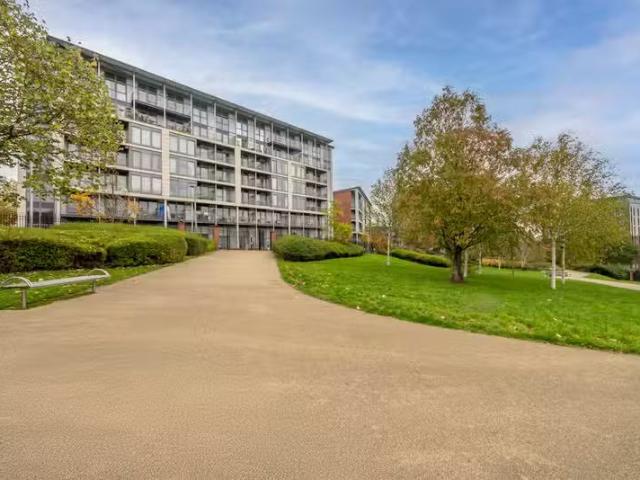 Cheap 1 BA 2 bedroom apartment for rent in Mason Way, Park Cen.