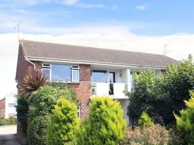 Cheap 1 BA 2 bedroom apartment for rent in Montpelier Road, Ea.