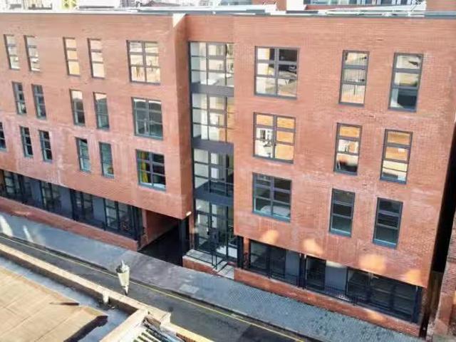 Charming 1 BA 2 bedroom apartment for rent in Northwood Street.