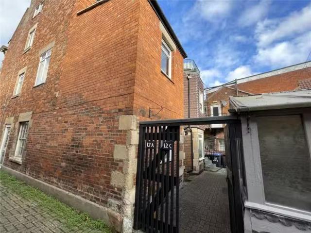 Rental! 1 BA 2 bedroom apartment for rent in Pitman Mews, Silv.