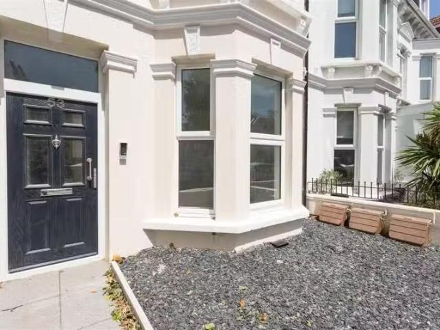 Rental! 1 BA 2 bedroom apartment for rent in Portland Road, Ho.
