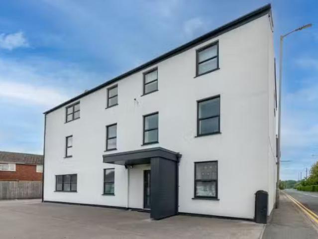Rental! 1 BA 2 bedroom apartment for rent in Richmond House, 1.