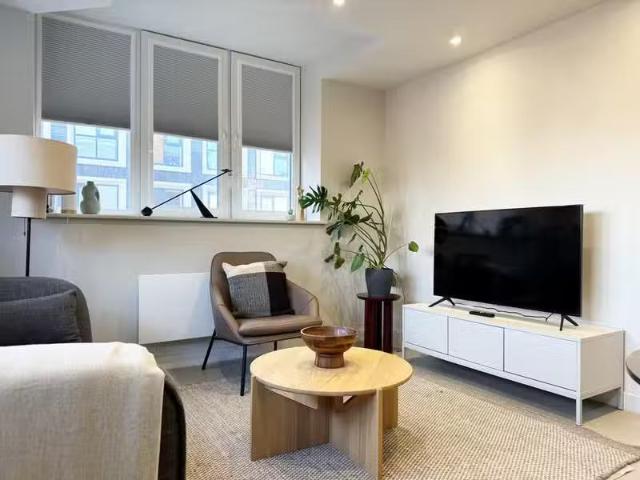 Unique 1 BA 2 bedroom apartment for rent in Roco, 19 James Str.