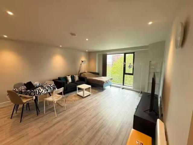 For Rent! 1 BA 2 bedroom apartment for rent in St Martin Place.