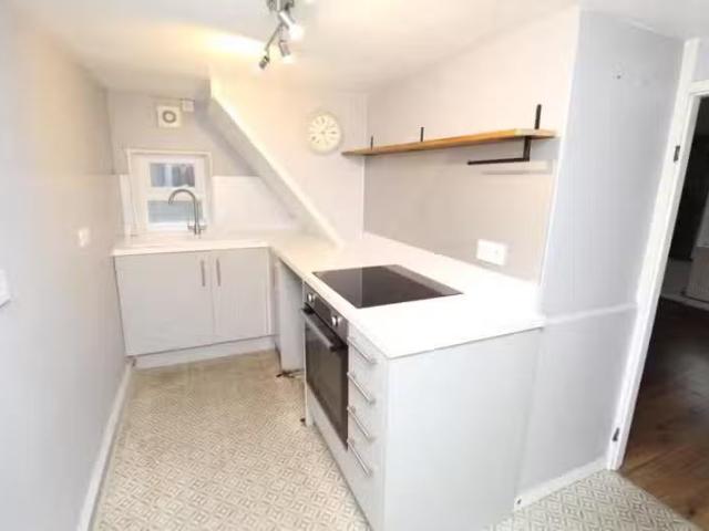 Nice 1 BA 2 bedroom detached house for rent in Old Market Stre.