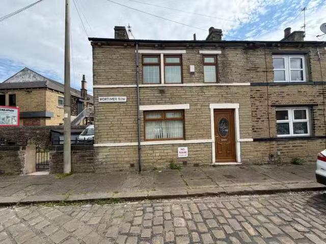 New 1 BA 2 bedroom end of terrace house for rent in Mortimer R.