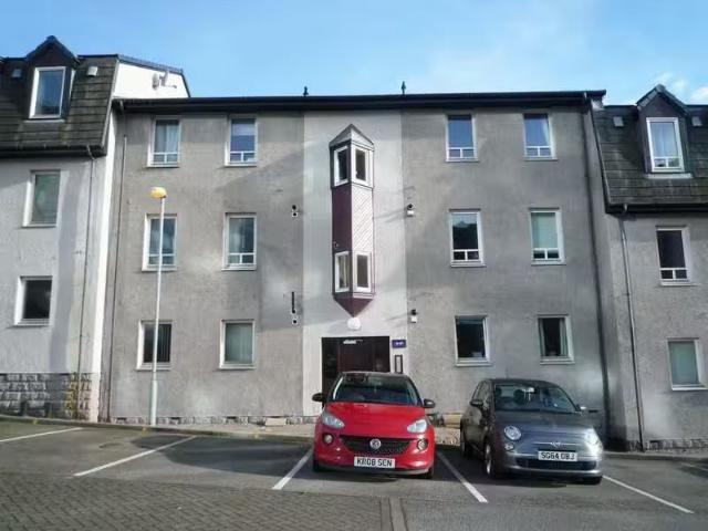Just in! 1 BA 2 bedroom flat for rent in 24 Strawberry Bank Pa.