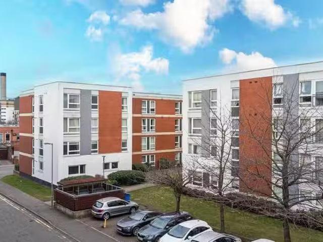 Cozy 1 BA 2 bedroom flat for rent in 9 Hanson Park, Dennistoun.