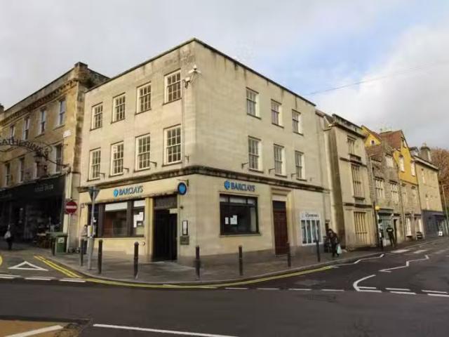 Charming 1 BA 2 bedroom flat for rent in Cork Street, Frome, B.