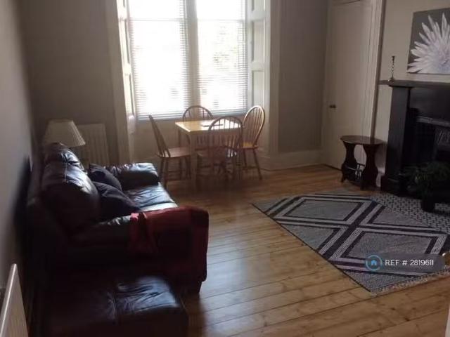 Cheap 1 BA 2 bedroom flat for rent in Bonnington Grove, Edinbu.