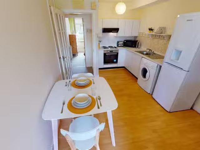 Cozy 1 BA 2 bedroom flat for rent in Bankhead Road, Aberdeen.