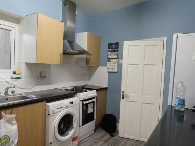 For Rent! 1 BA 2 bedroom flat for rent in Katherine Road, Lond.