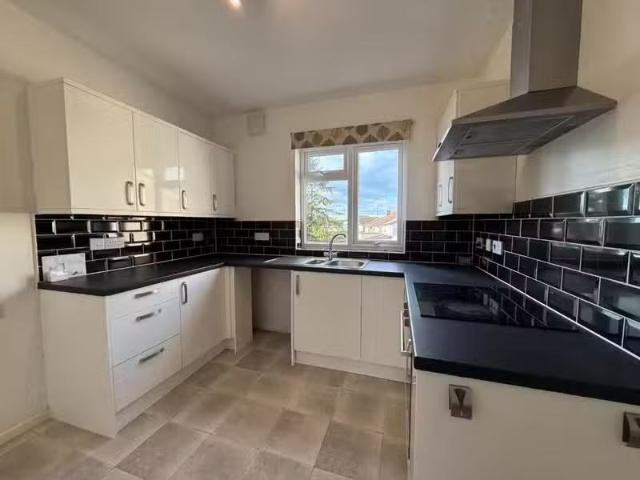 Rental! 1 BA 2 bedroom flat for rent in Kendall Road, Staple H.