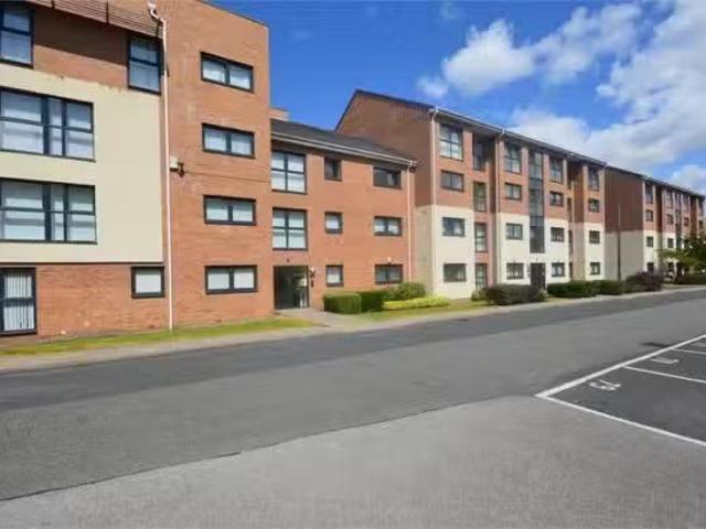 Cozy 1 BA 2 bedroom flat for rent in Lowbridge Court, L19 2JT.