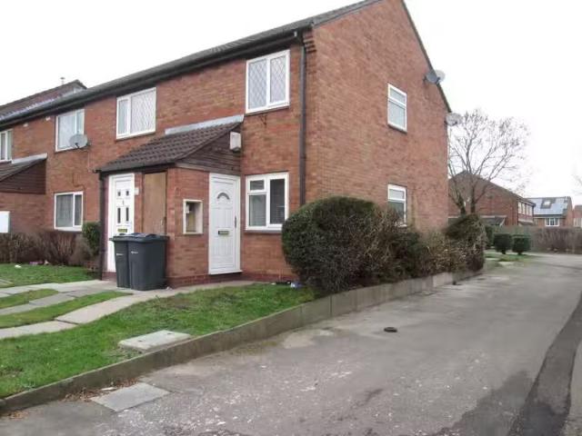 Cozy 1 BA 2 bedroom flat for rent in Long Street, Sparkbrook.