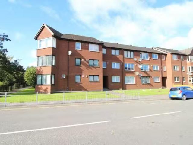 Cheap 1 BA 2 bedroom flat for rent in Main Street, Glasgow, G40
