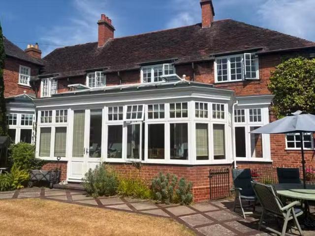 Cheap 1 BA 2 bedroom flat for rent in Mill Street, Warwick, CV34