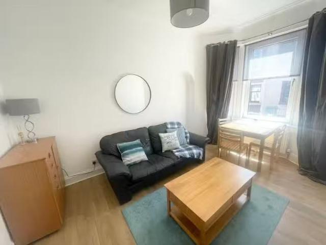For Rent! 1 BA 2 bedroom flat for rent in Nelson Street, Largs.