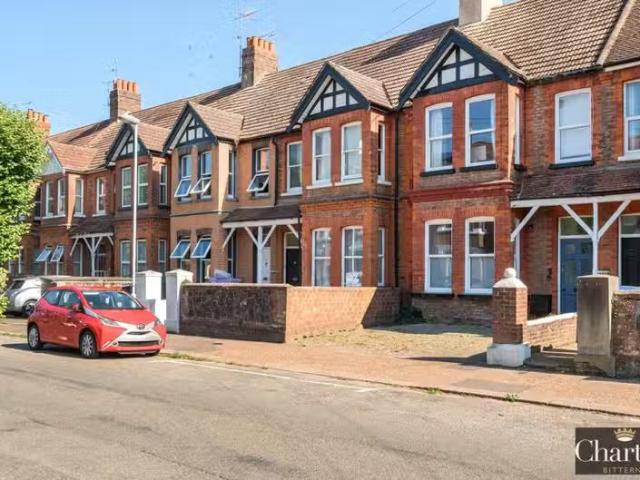 Just in! 1 BA 2 bedroom flat for rent in Pavilion Road, Worthi.