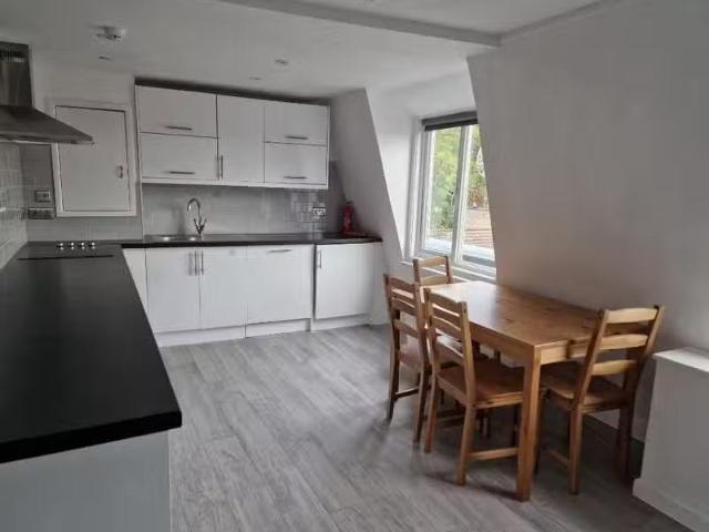 Unique 1 BA 2 bedroom flat for rent in Park Street, Bristol, BS1