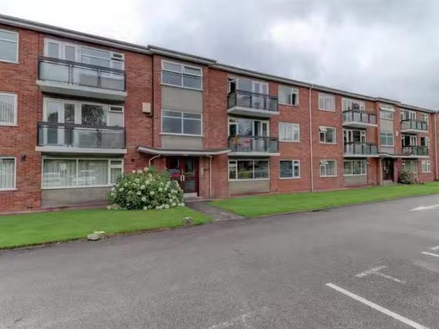 Rental! 1 BA 2 bedroom flat for rent in Warwick Place, Leaming.