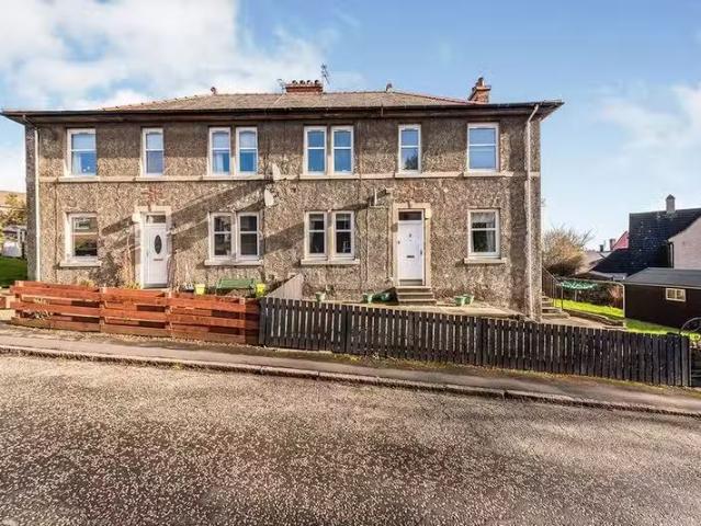 Rental! 1 BA 2 bedroom Flat to rent, Whinney Knowe, North Quee.